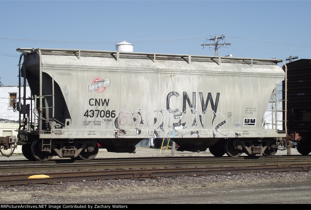 CNW 437086